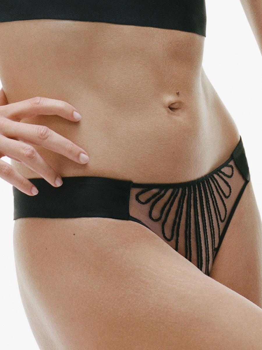 String - Noir - Magnetic | CHANTELLE X